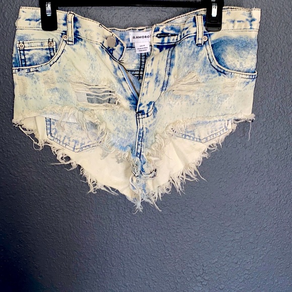 Glamorous | Shorts | Glamorous Stone Washed Short Shorts | Poshmark